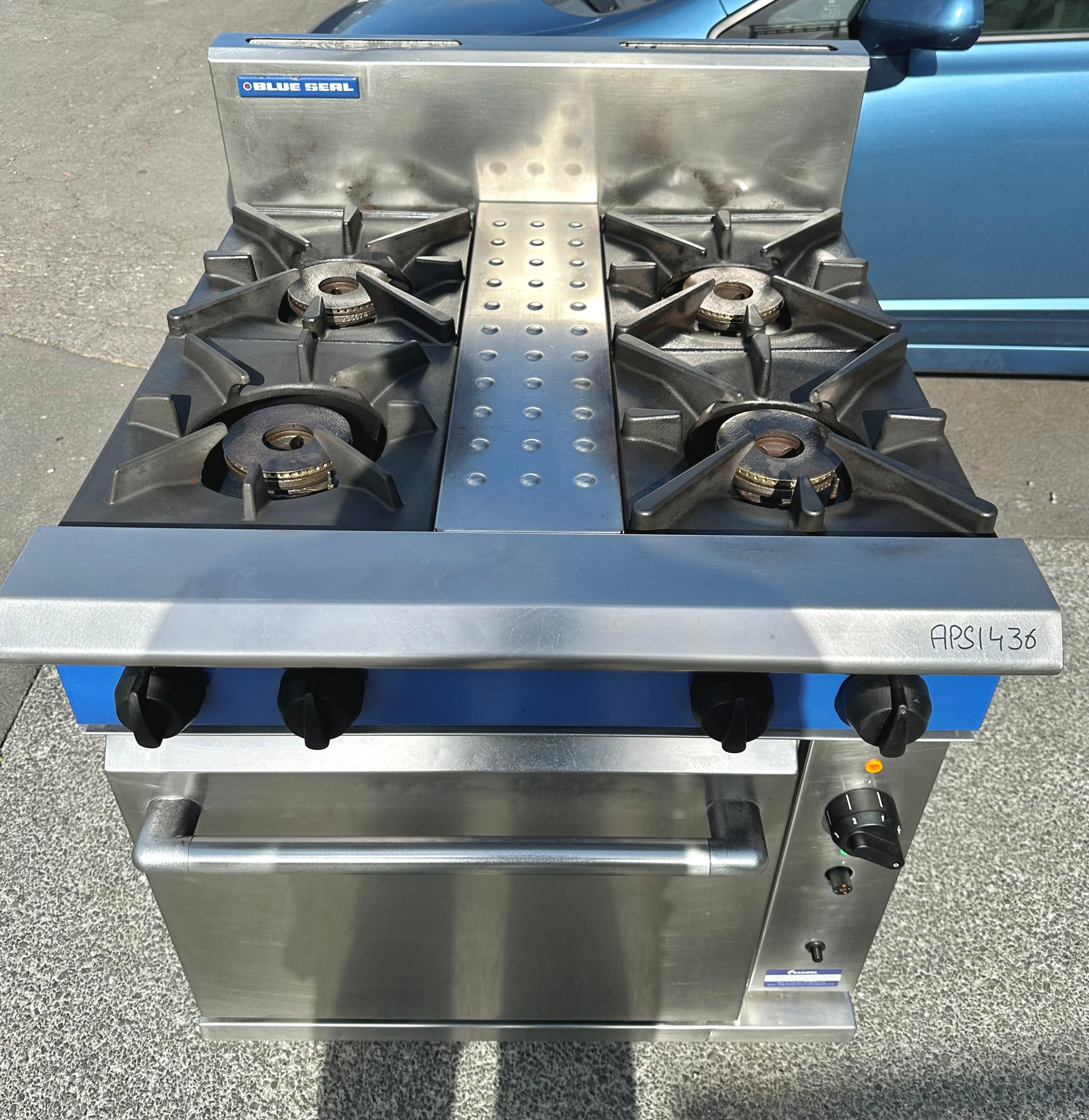 Blue Seal range 750mm cooktop with gas convection oven and With Warran