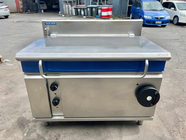 Blue Seal Evolution Series G580-12 - 1200mm Gas Tilting Bratt Pan With