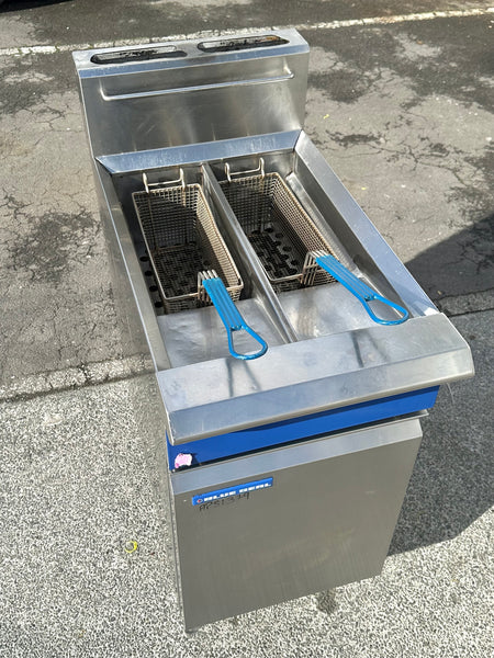 Blue Seal by Moffat Freestanding Twin Pan Propane Gas Deep Fryer With